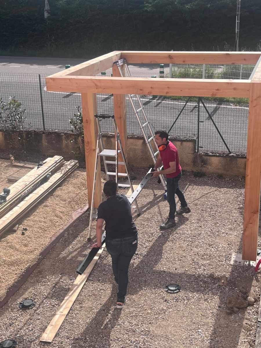 Montage du kit lames sur notre structure de pergola!